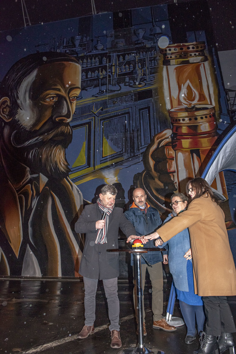 Oficjalna prezentacja muralu Ignacego Łukasiewicza / Wydział ...